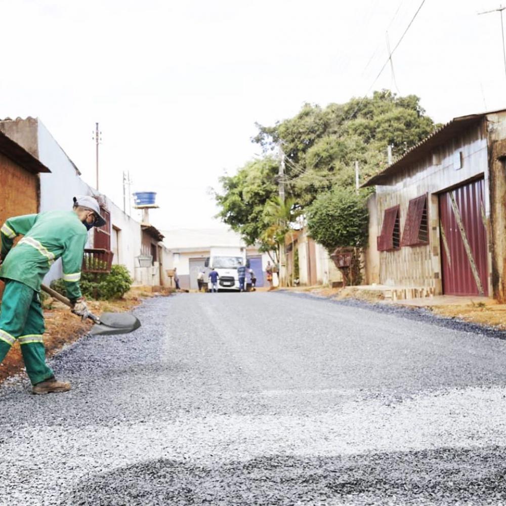 Quadra 35 do Anhanguera B recebe pavimentação asfáltica - Prefeitura ...